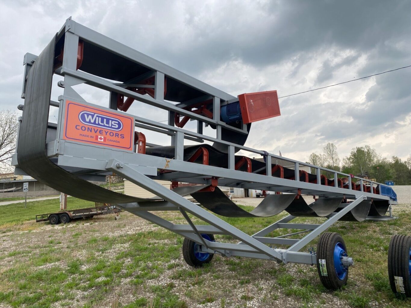 (NEW) WILLIS 30"X60' RADIAL STACKER - Rackers Equipment Company