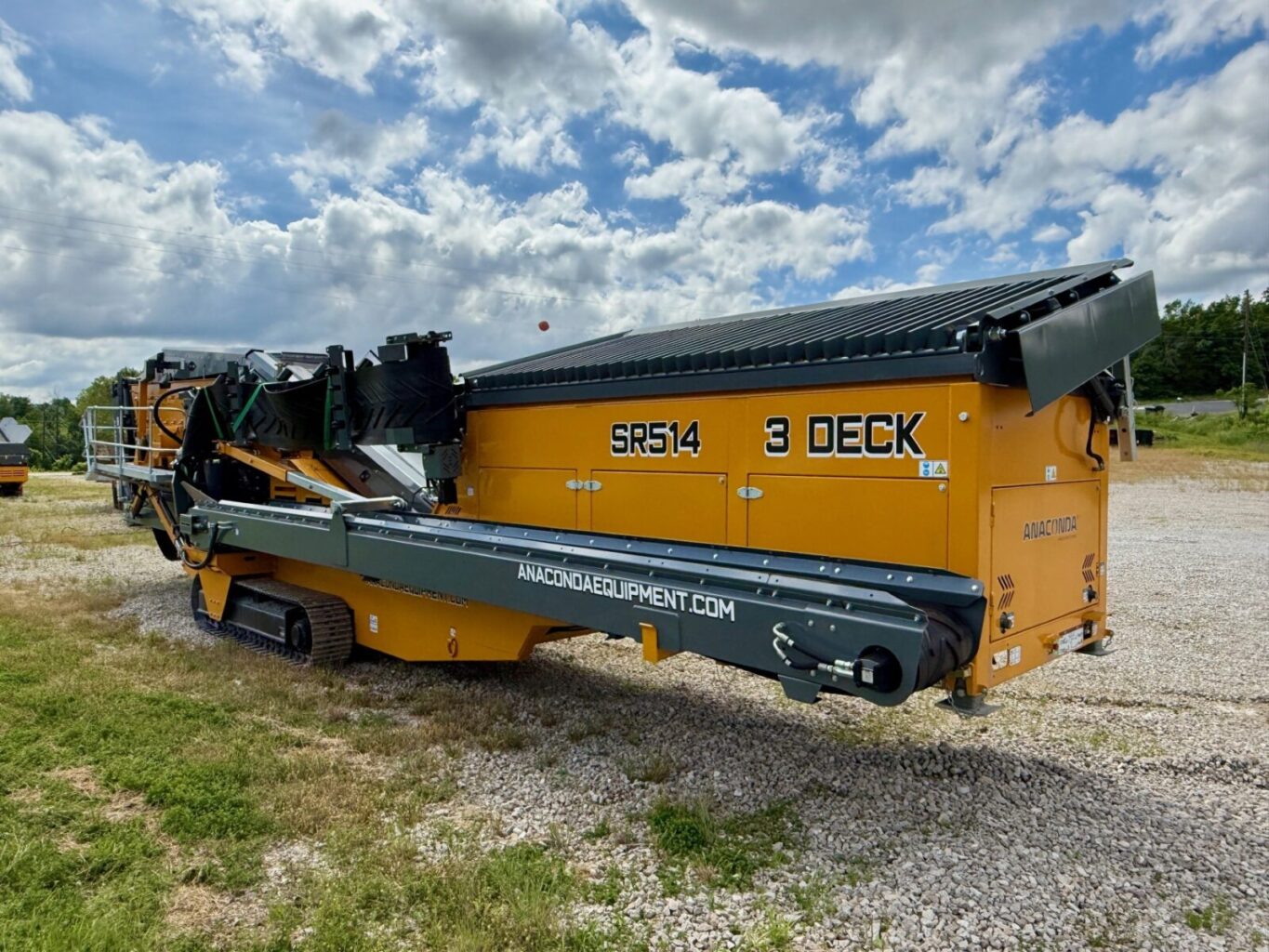 (NEW) ANACONDA SR514 3-DECK SCREEN W/ HYD TIP GRIZZLY & RADIO REMOTE - Rackers Equipment Company